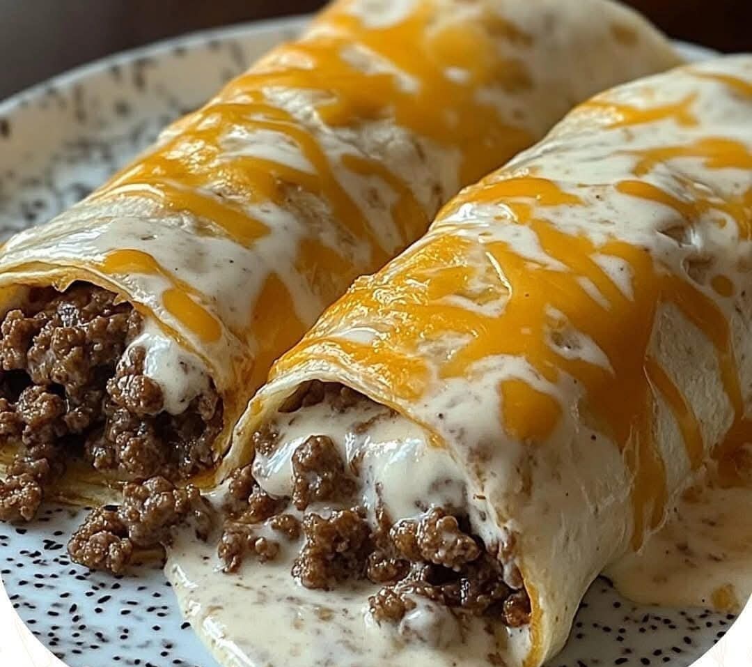 Cheesy Ground Beef Delight Wrap with Creamy Sauce – Easy Recipes