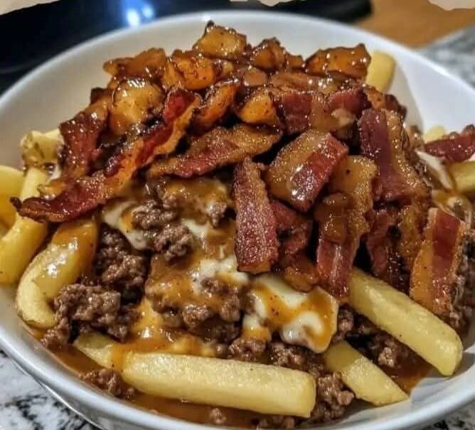 Maple Glazed Bacon Cheeseburger Poutine: A Heavenly Fusion of Comfort ...
